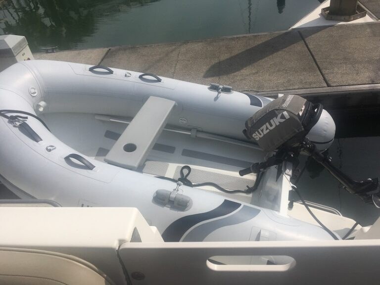 YACHT BAYLINER 35 Feet- 2 engines 520 hp- 2 cabins - Henri Captain