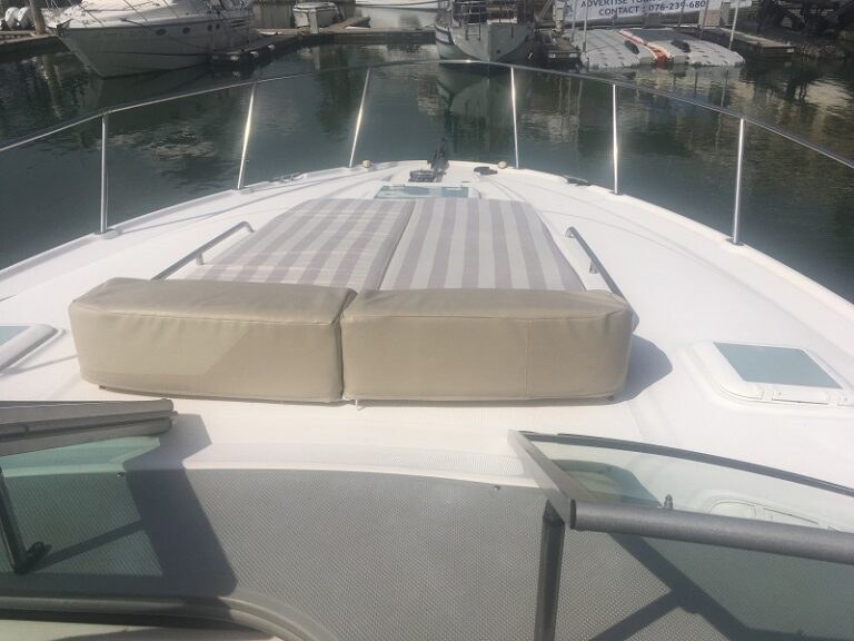 YACHT BAYLINER 35 Feet- 2 engines 520 hp- 2 cabins - Henri Captain