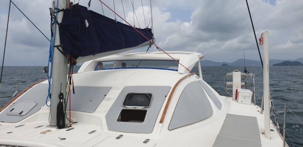 CATANA 43 CATAMARAN- 4 cabins- 35 Passengers - Henri Captain