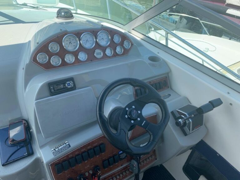 YACHT BAYLINER 35 Feet- 2 engines 520 hp- 2 cabins - Henri Captain