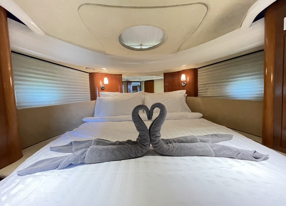 YACHT CRANCHI MEDITERRANNEE SPORT 47 FEET -2 CABINS-1150 HP VOLVO ...