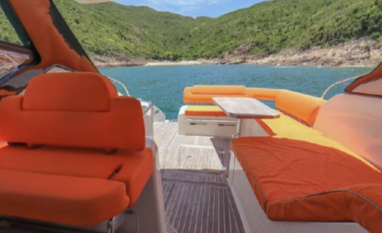 YACHT AZIMUT 38 Feet- 2 CABINS - Henri Captain