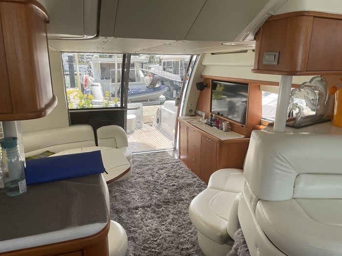 YACHT SEALINE 53 FEET-3 CABINS-1200 HP MAN - Henri Captain