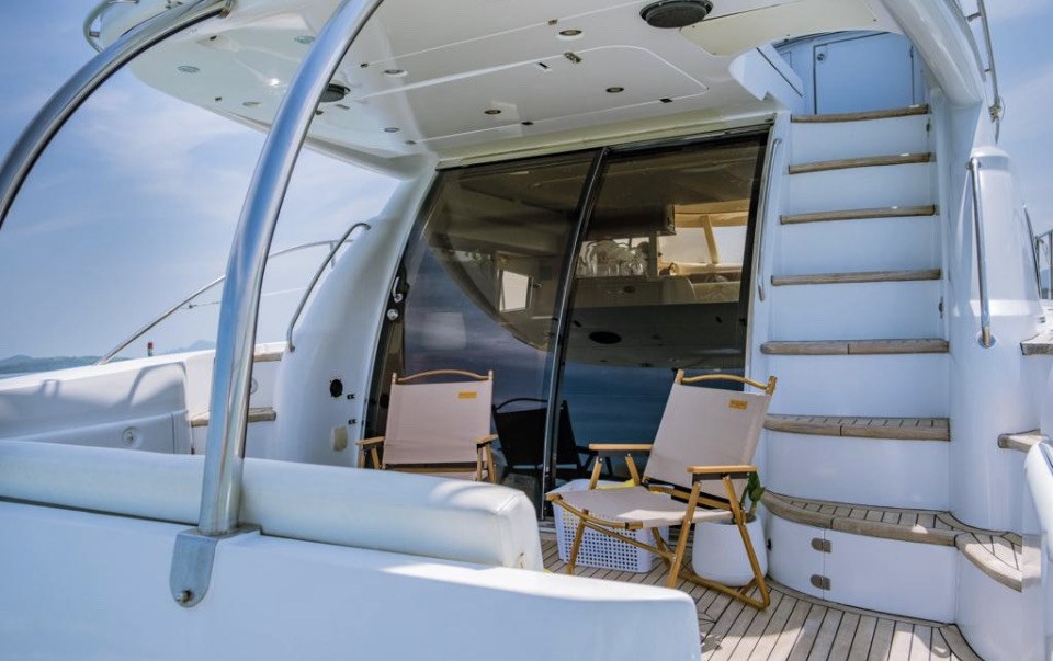 YACHT SEALINE 53 FEET-3 CABINS-1200 HP MAN - Henri Captain