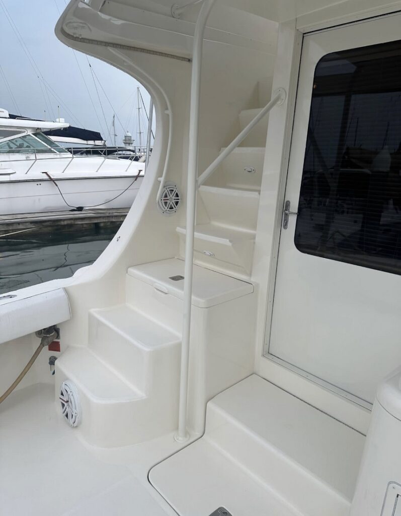 FISHING YACHT LUHRS 46 FEET- 2 CABINS - Henri Captain