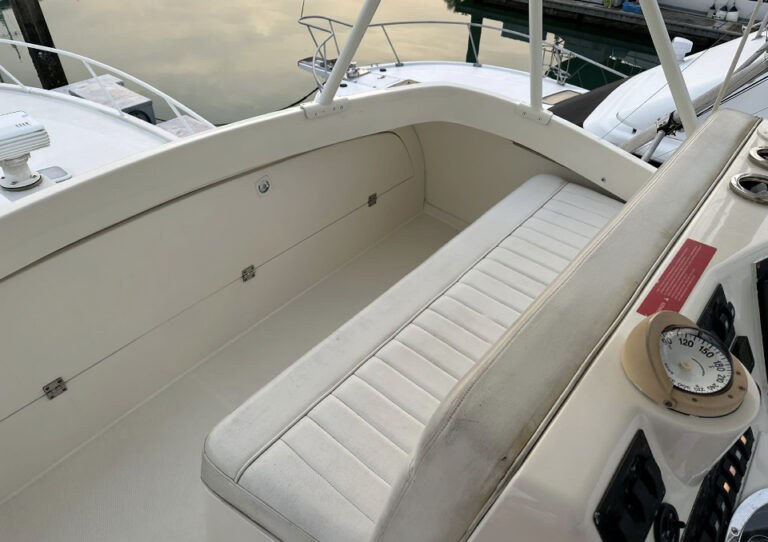 FISHING YACHT LUHRS 46 FEET- 2 CABINS - Henri Captain