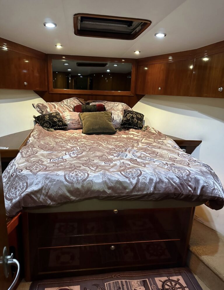 FISHING YACHT LUHRS 46 FEET- 2 CABINS - Henri Captain