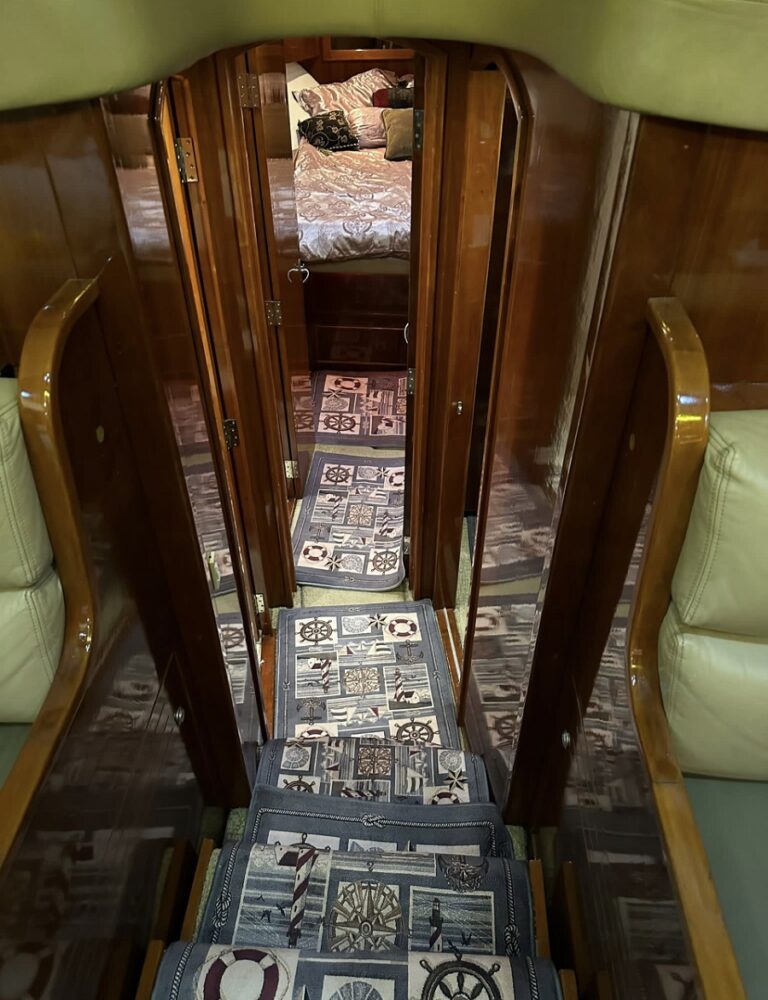 FISHING YACHT LUHRS 46 FEET- 2 CABINS - Henri Captain