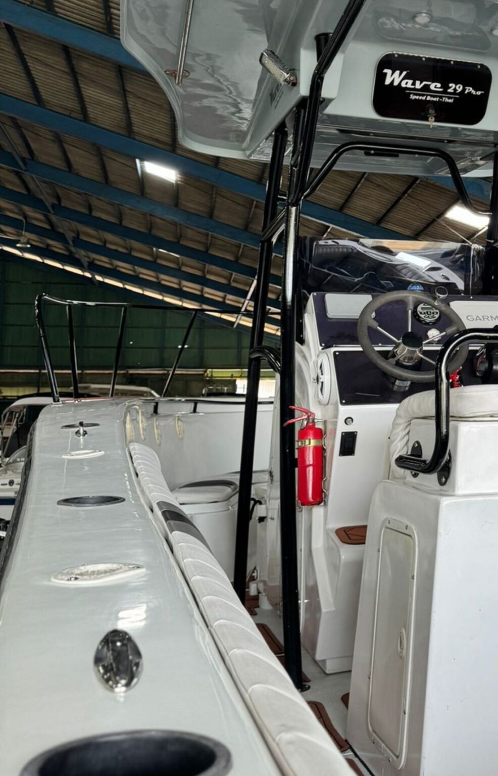 SPEED BOAT WAVE 29 PRO - 250 HP - Henri Captain