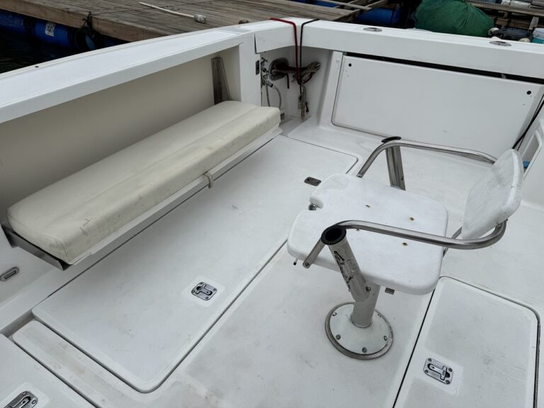 FISHING YACHT TIARA 43 FEET - Henri Captain