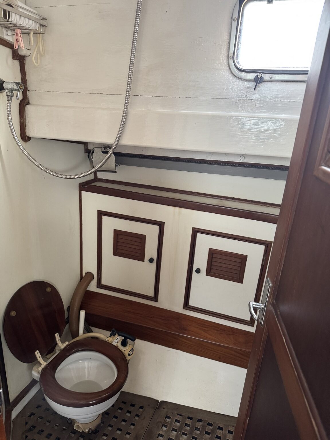 CLASSIC KETCH SAILING BOAT 43 FEET - Henri Captain
