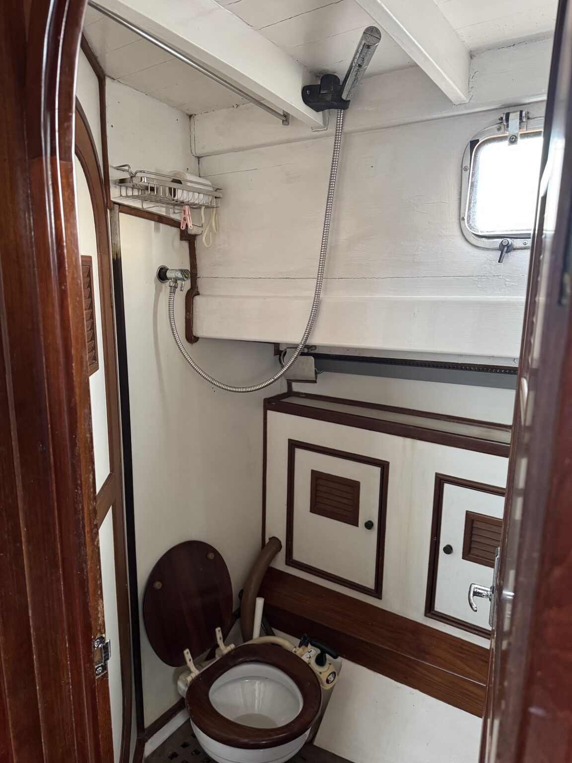 CLASSIC KETCH SAILING BOAT 43 FEET - Henri Captain