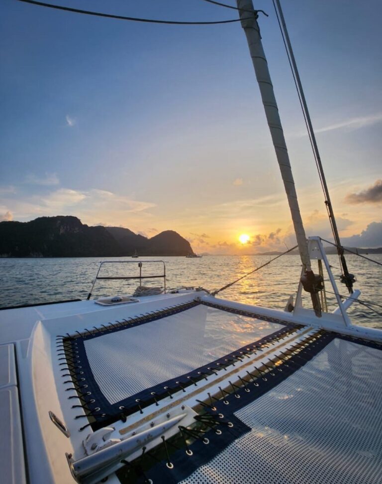 CATAMARAN CATANA 42 FEET- 4 CABINS - Henri Captain