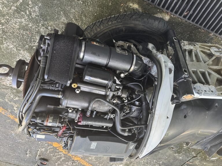 3 ENGINES MERCURY VERADO 3 X 275 HP- LOW USE - Henri Captain
