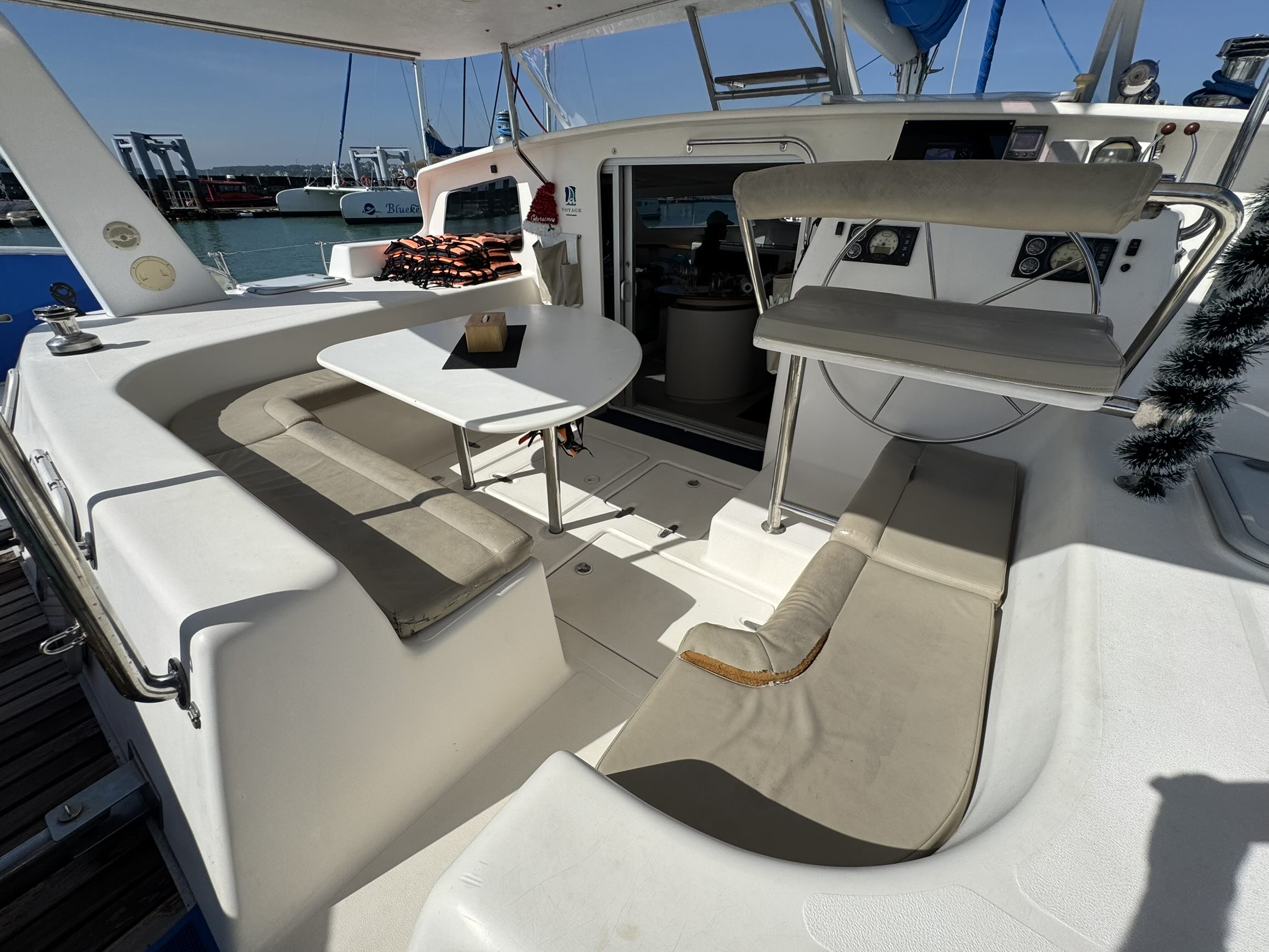 CATAMARAN VOYAGE 50 FEET- 4 CABINS - Henri Captain